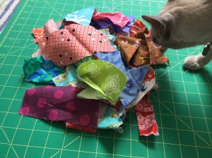 Square scrappy block – Tutorial | The Lilac Cat
