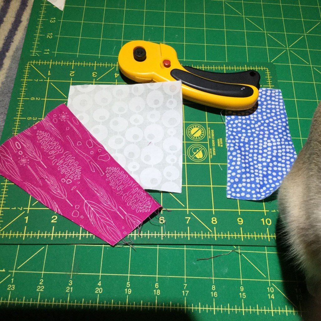 Square scrappy block – Tutorial | The Lilac Cat