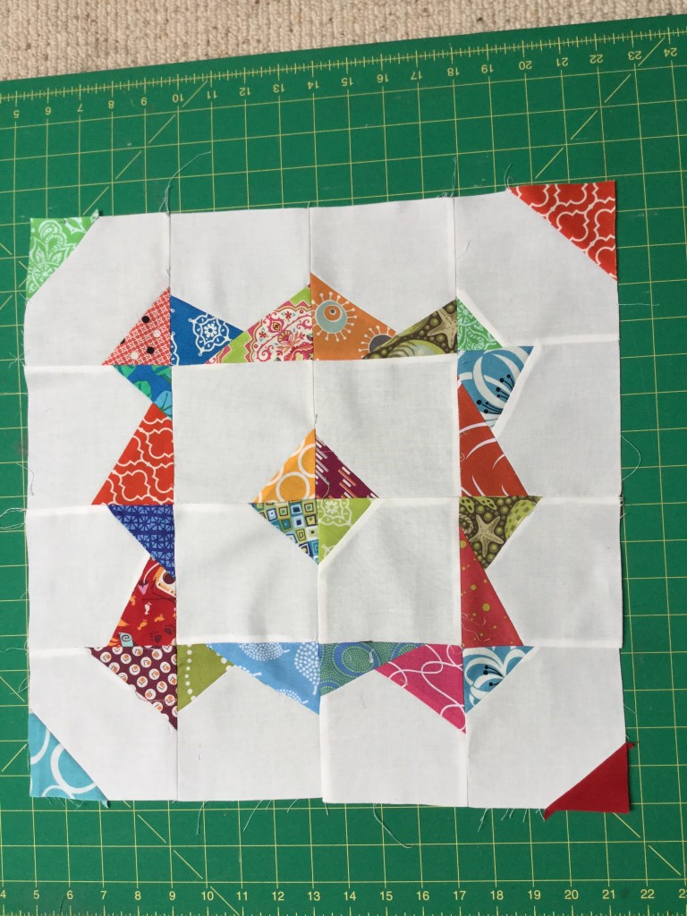 Square scrappy block – Tutorial | The Lilac Cat